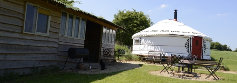Home - Love2Yurt - Luxury yurts on the Northamptonshire/Oxfordshire ...
